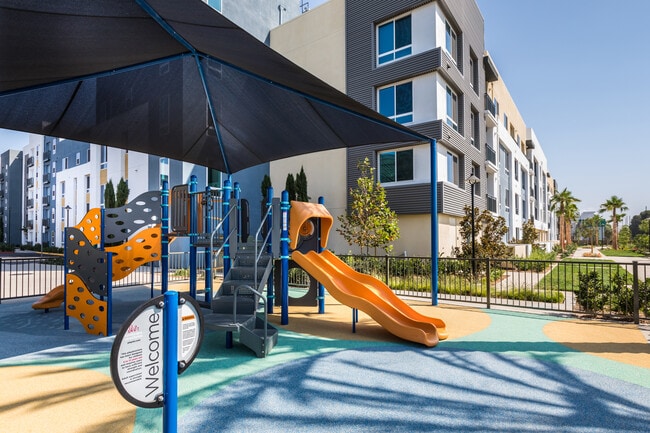 University of California Irvine | Off-Campus Housing Search