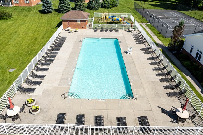 CenterPointe Apartments & Townhomes For Rent in Canandaigua, NY ...