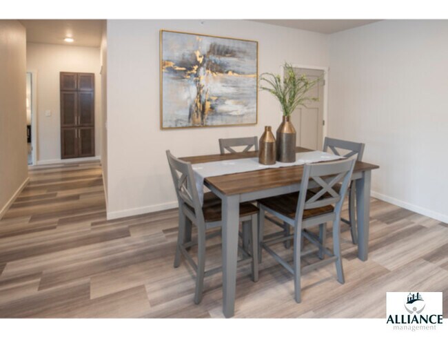 Howard Lofts - 3 bedroom with lofted 3rd b... - House Rental in Howard ...