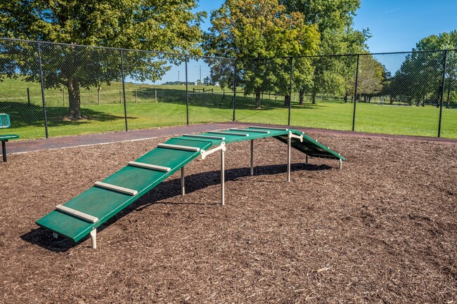 Foxridge Apartment Homes | Virginia Tech | Off-Campus Housing Search