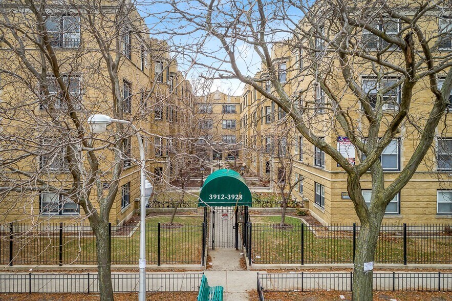 Rentals near Addison Station (Red Line) - Page 3 | ForRent.com