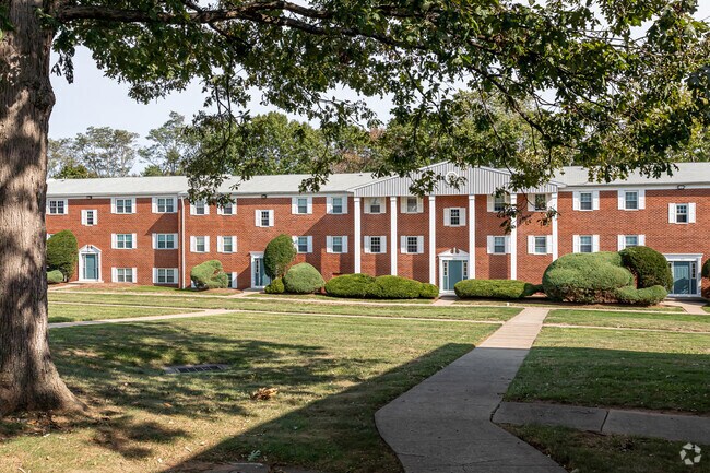 Hamden Ridge Apartments - Hamden, CT | ForRent.com