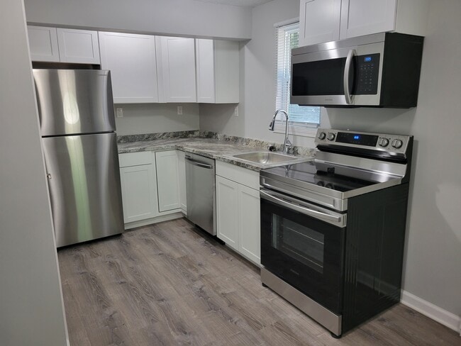 2511 Meloy Rd - Townhome Rental in Kent OH | ForRent.com