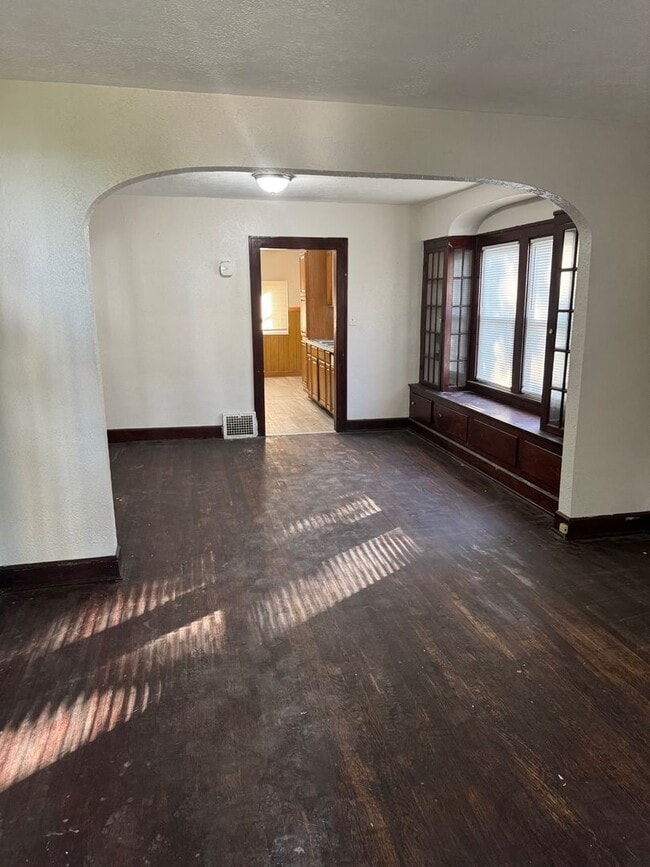 "Charming 2 Bed, 1 Bath Single Family Prop... - House Rental in ...