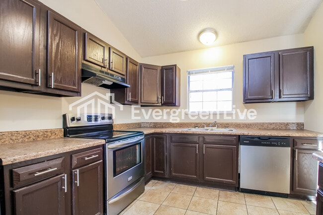 425 Forest Grove Cir Off-Campus Housing, Columbia, SC