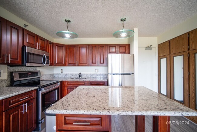 1BD/1BA CONDO in Aiea at Pearl Regency Unit 1707 - Condo for Rent in ...