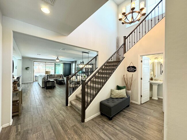 Gorgoues Updated home in gated community w... - House Rental in ...