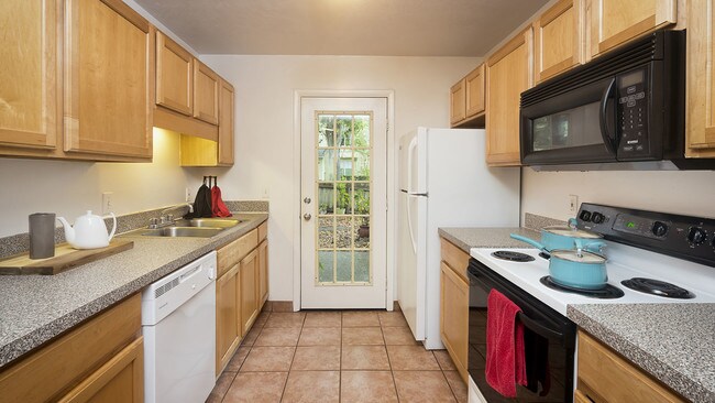 Lux 13 Apartments | University of Florida | Off-Campus Housing Search