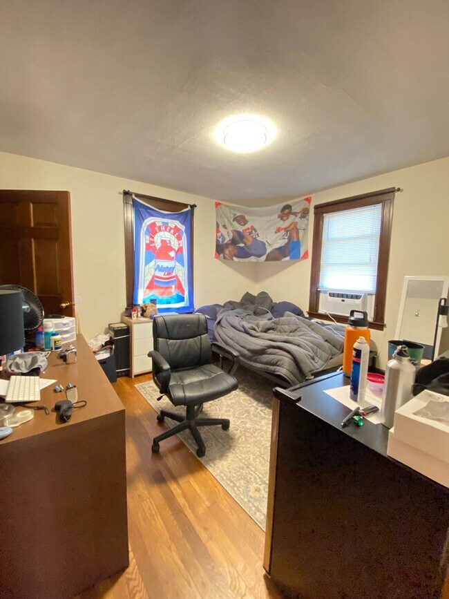 9/1 No Fee! Rare 6 bed on the edge of BU West Campus/Packard's Corner ...