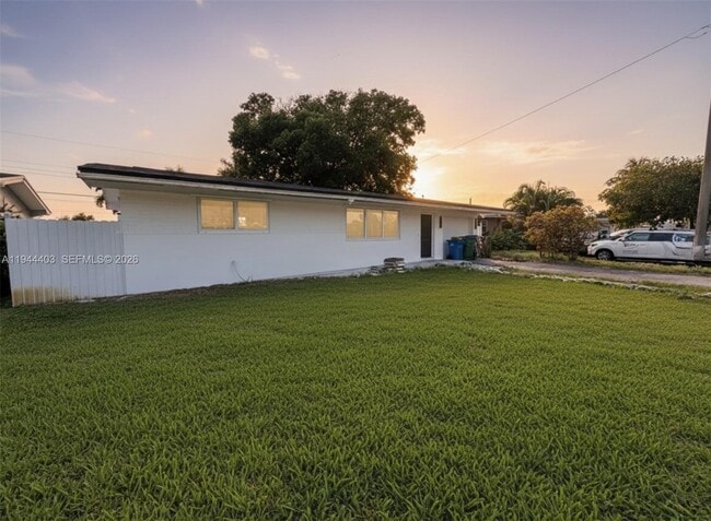 8600 Taft St Off-Campus Housing, Pembroke Pines, FL