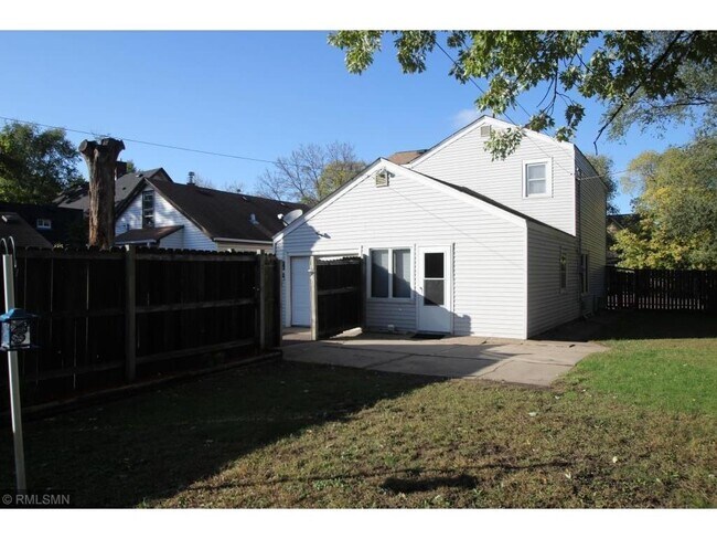 Large 3 bedroom 2 bath home in Saint Paul! - House Rental in Saint Paul ...