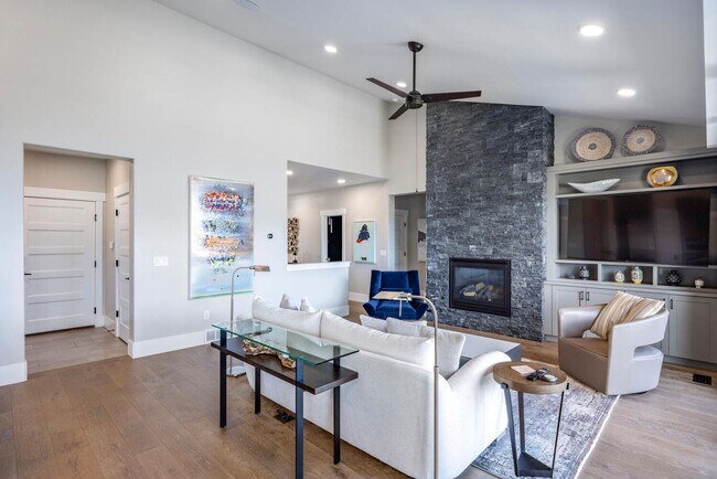 Modern Masterpiece in Hideout with Incredi... - House Rental in Hideout ...