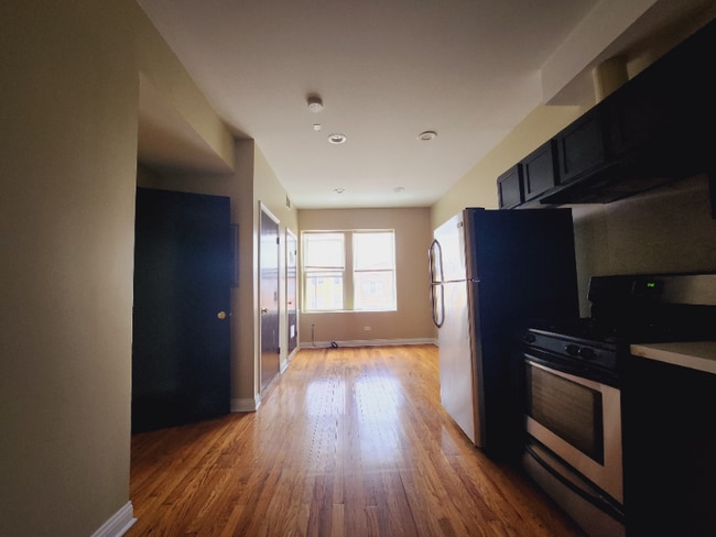 5646 W North Ave Unit 3F - Chicago, IL | ForRent.com