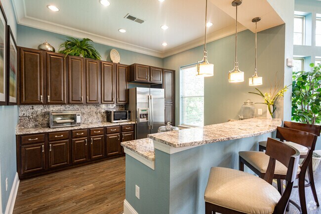 Arden Place Apartments | University of Virginia | Off-Campus Housing Search