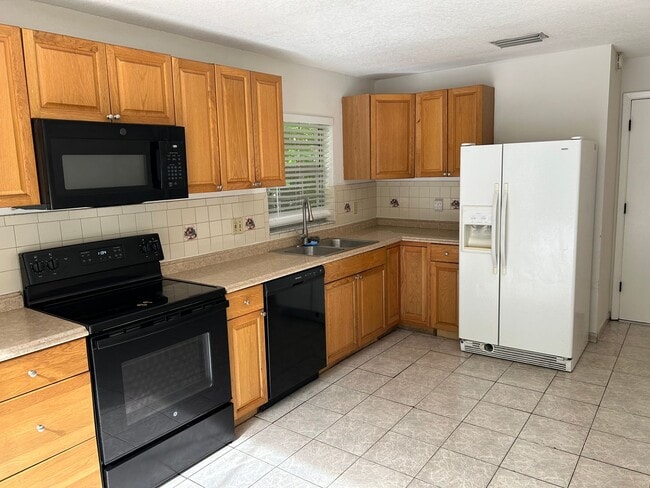 3 bedroom, 1 bath, 1 car garage with washe... House - House Rental in ...