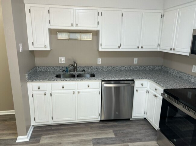 2220 Woodridge Ln Unit K - Condo for Rent in Florence, SC | ForRent.com