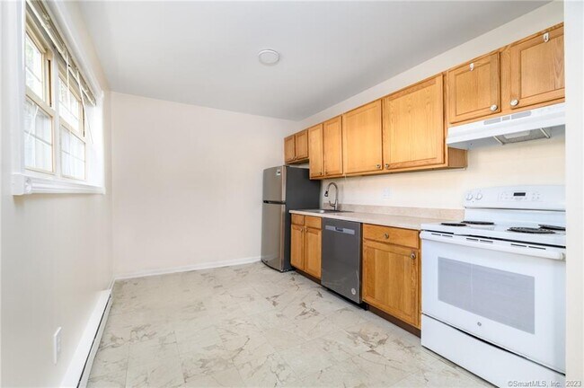 30 Maple Tree Ave Condo Unit G - Condo for Rent in Stamford, CT ...