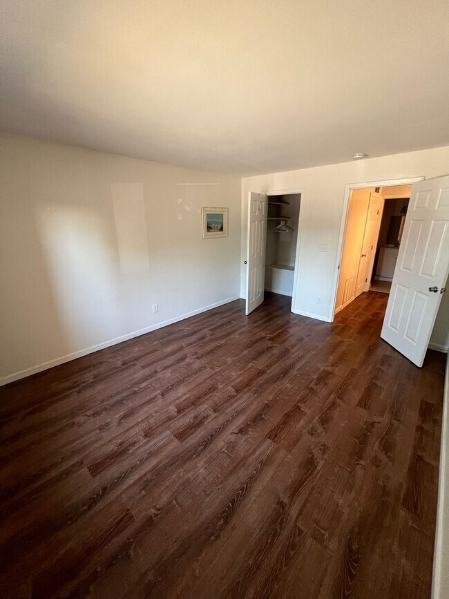 950 EAST RUE DE LA BANQUE STREET #117 | CR... Unidad 117 Rental - St ...