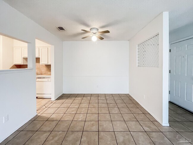 320 N Crow Rd House - House Rental in Pensacola, FL | ForRent.com