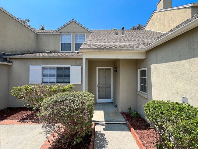 2bd/2ba Townhouse with Large loft and exte... - House Rental in ...