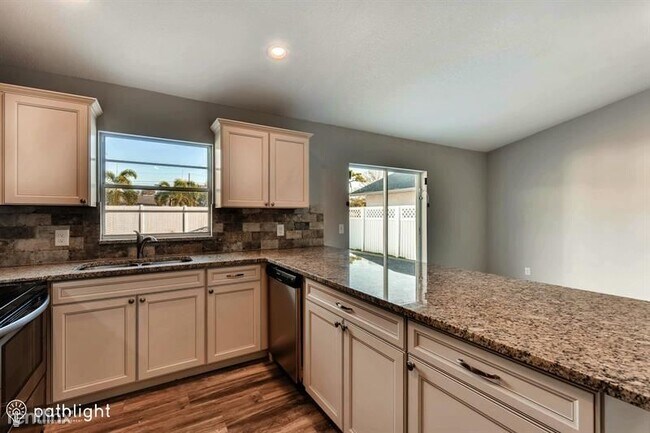 3 br, 2 bath House - 6513 68th Avenue Nort... - House Rental in ...