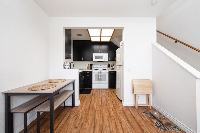 1 Bedroom Plus Loft Near UCSD! | Water Inc... - House Rental in San ...