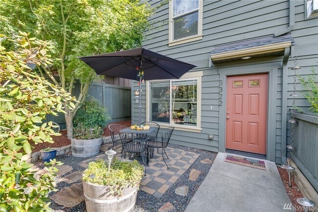 Modern 3 Bed With Low Maintenance Backyard! - House Rental in Seattle ...