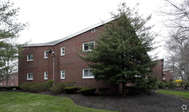 Davis Commons Apartments - Brockton, MA | ForRent.com