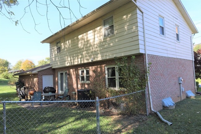 115 Evans Run Dr Off-Campus Housing, Martinsburg, WV