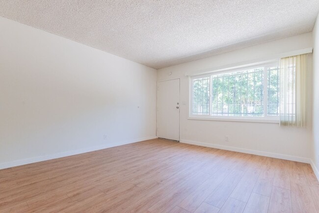 15th Street Residences Unit 2 Off-Campus Housing, Long Beach, CA