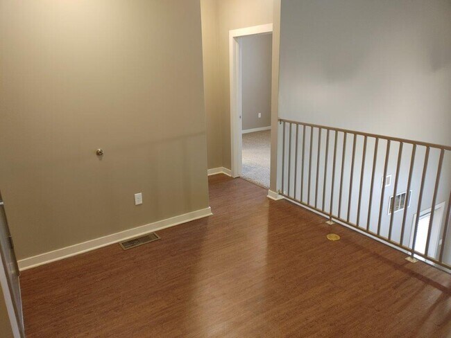 Shadow Lake Square Apartments | Creighton University | Off-Campus ...