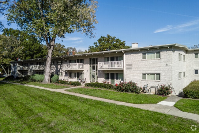 Halpine View Apartments - Rockville, MD | ForRent.com