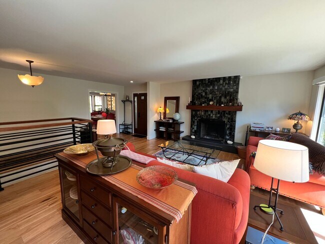 WONDERFUL FOUR BEDROOM THREE BATH HOME WIT... - House Rental in San ...