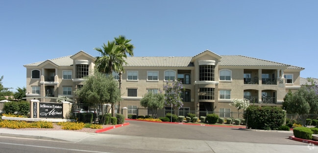 Grand Canyon University Off-Campus Housing & Apartments with Garages ...