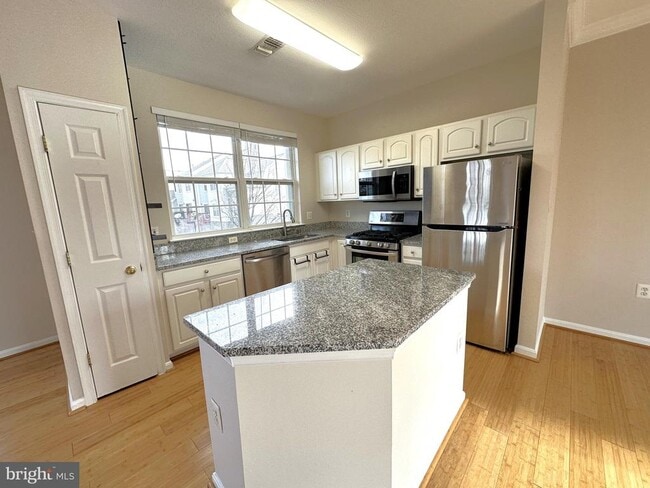 21798 Jarvis Square Off-Campus Housing, Ashburn, VA