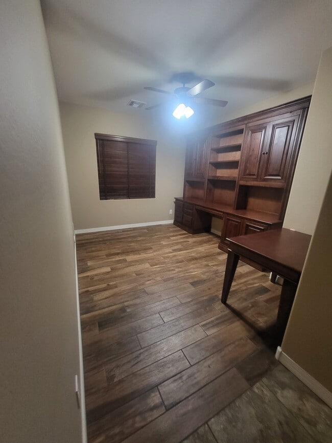 Welton Place Off-Campus Housing, San Tan Valley, AZ