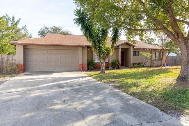 SUPER LOCATION FOR THIS 3/2 w 2 car garage home!! Off-Campus Housing ...