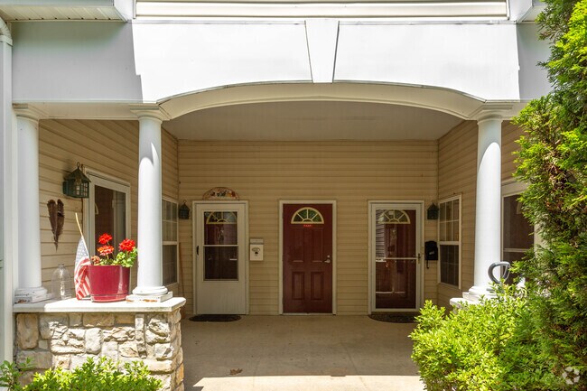 Eagle View Court 55+ Community Apartments - Middle Island, NY | ForRent.com