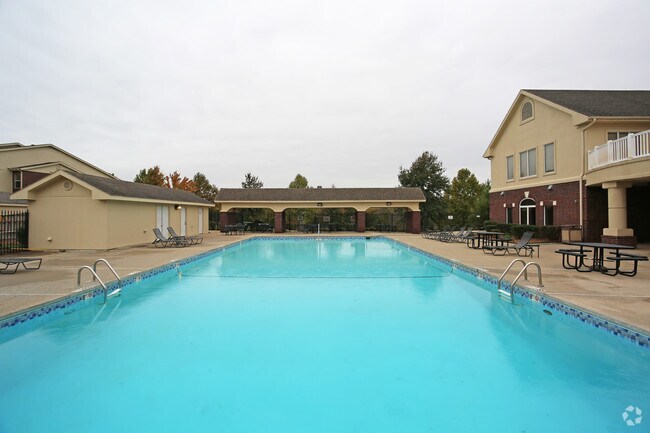 Grand Summit I/II Apartments - Grandview, MO | ForRent.com