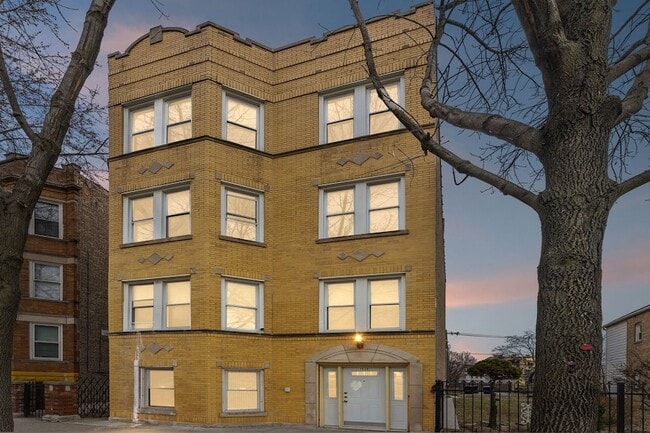 1529 S Komensky Ave Unit 2 Off-Campus Housing, Chicago, IL