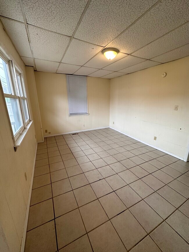 1302 Sabraton Ave Unit Apt 5 Off-Campus Housing, Morgantown, WV