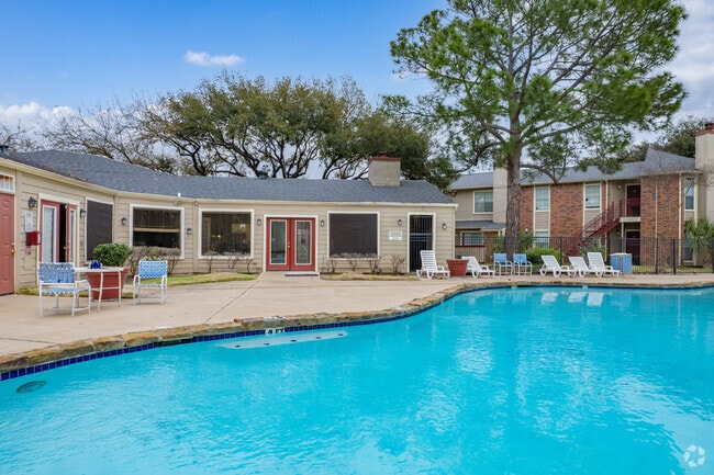 Crescent at Cityview Apartments - Houston, TX | ForRent.com