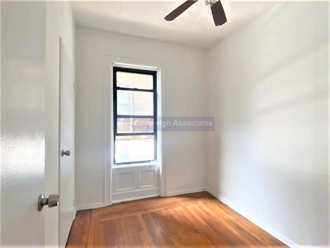 121 La Salle Street Unit 02N Off-Campus Housing, New York, NY