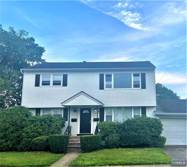 5 Chambers Ct - Townhome for Rent in Clifton, NJ | ForRent.com