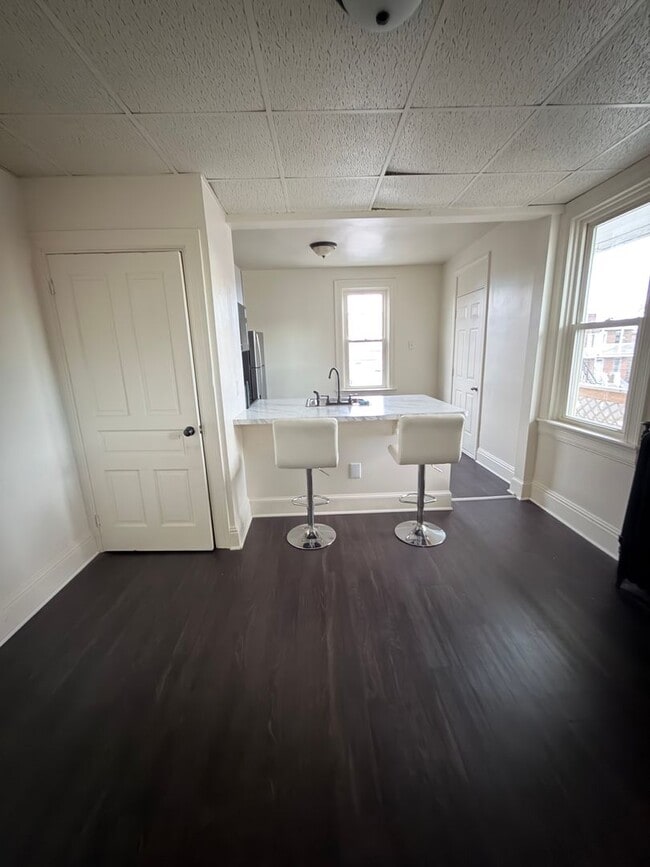 758 W King St Unit 2nd Floor Off-Campus Housing, York, PA