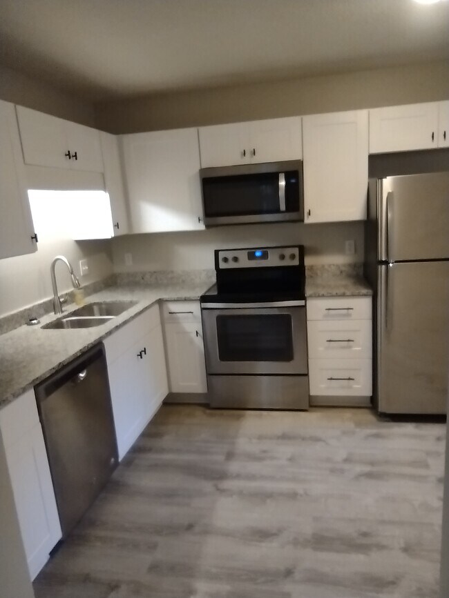 1445 Riverwood Ct Condo Unit 1445 - Condo for Rent in Rock Hill, SC ...