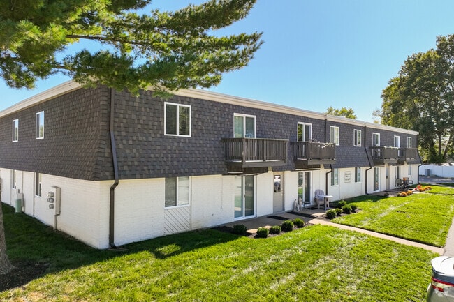 Brookmount Apartments - Saint Peters, MO | ForRent.com