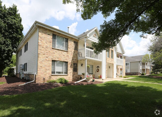 Foxhaven Apartments - Waukesha, WI | ForRent.com