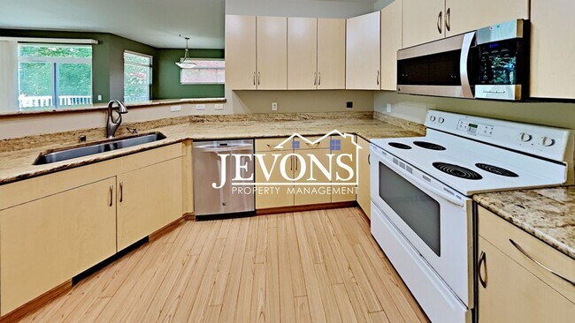 Beautiful condo in the Cameray Community o... - Sammamish, WA | ForRent.com