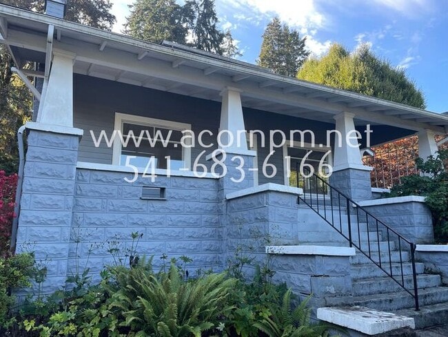 Beautiful Eugene 4bd/2ba Classic Home! Fir... - House Rental in Eugene ...